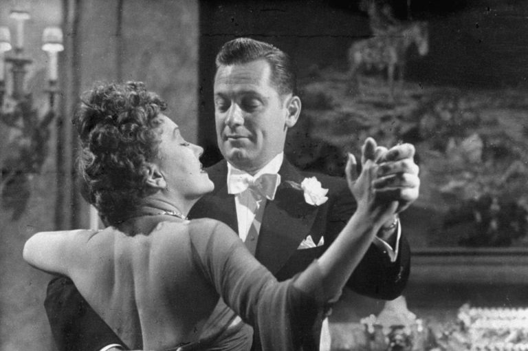 20 R-Rated Films That Pushed Boundaries - 24/7 Tempo