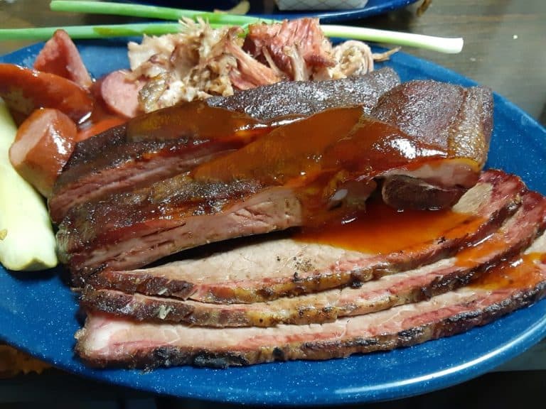 Head to These Beloved BBQ Spots This Memorial Day and Dig In - 24/7 Tempo