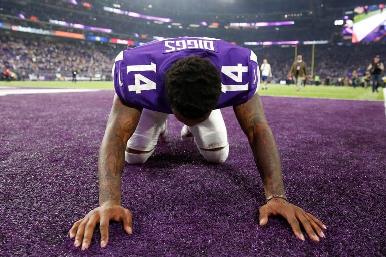 11 of the Greatest Moments in NFL History - 24/7 Tempo