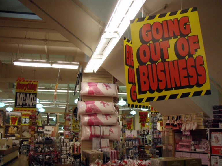 20 Stores That Were Everywhere in the ’90s Before Vanishing Almost ...